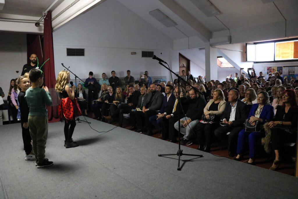 Основна школа „Никола Тесла“ у Винчи обележила је дан школе који се традиционално обележава 12